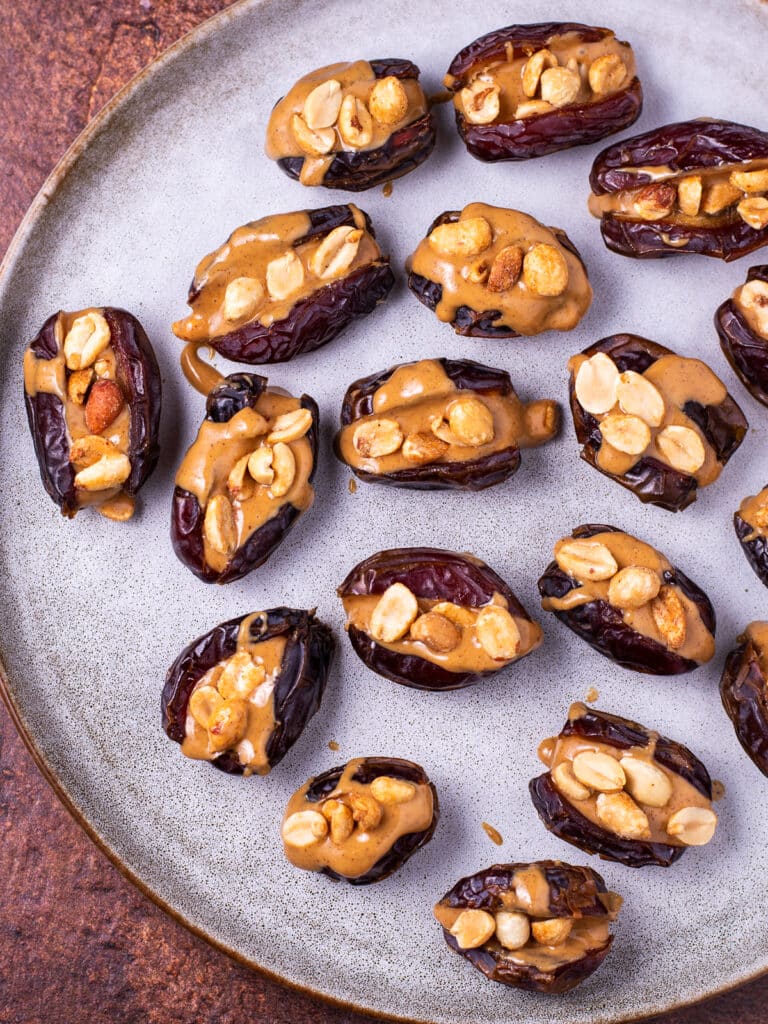 Date Snickers (absolutely incredible 5-ingredient recipe!)