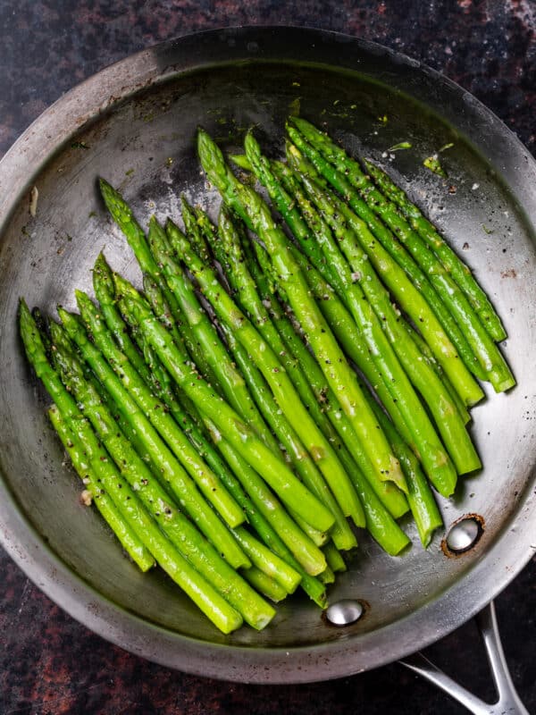 Balsamic Asparagus Recipe (the best way to cook asparagus!)