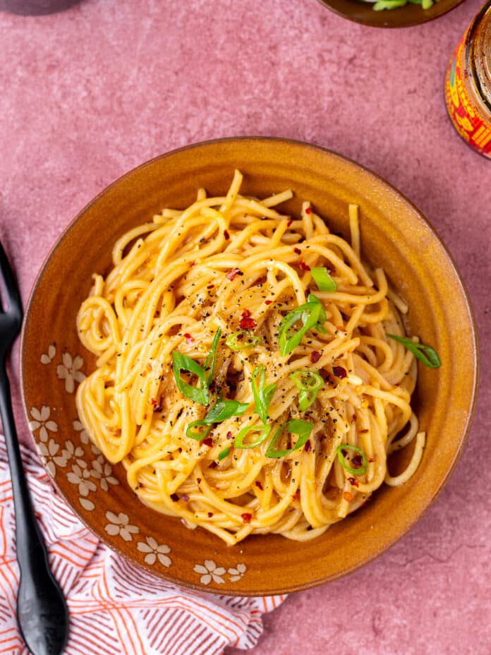 Lusciously Easy Chili Garlic Pasta Recipe