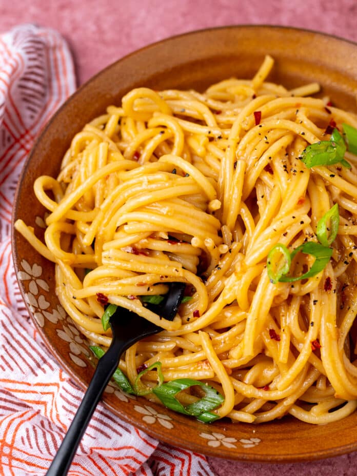Lusciously Easy Chili Garlic Pasta Recipe