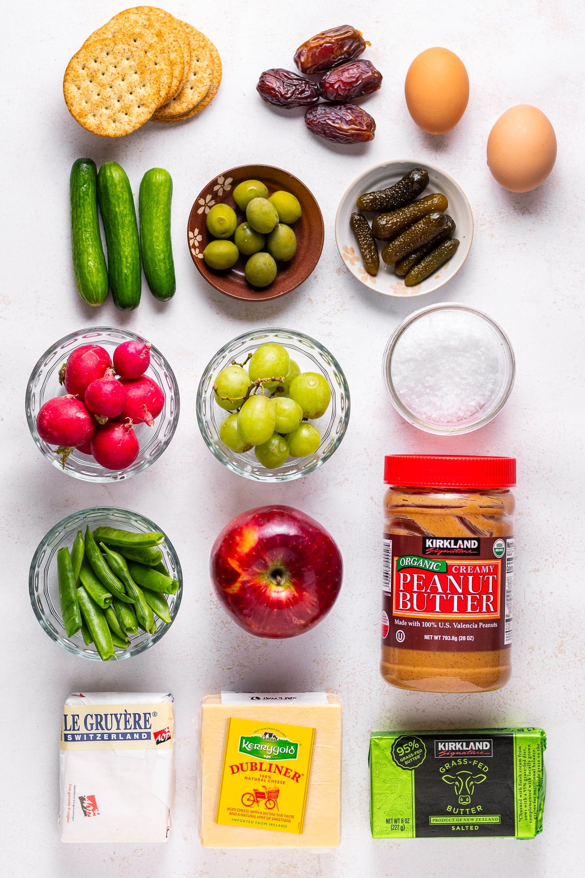 A Dietitian's Guide to the Ultimate Snack Plate (+ free PDF!)