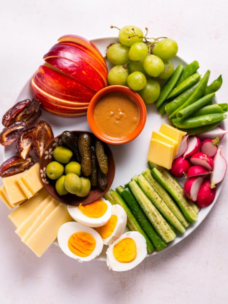 A Dietitian's Guide to the Ultimate Snack Plate (+ free PDF!)