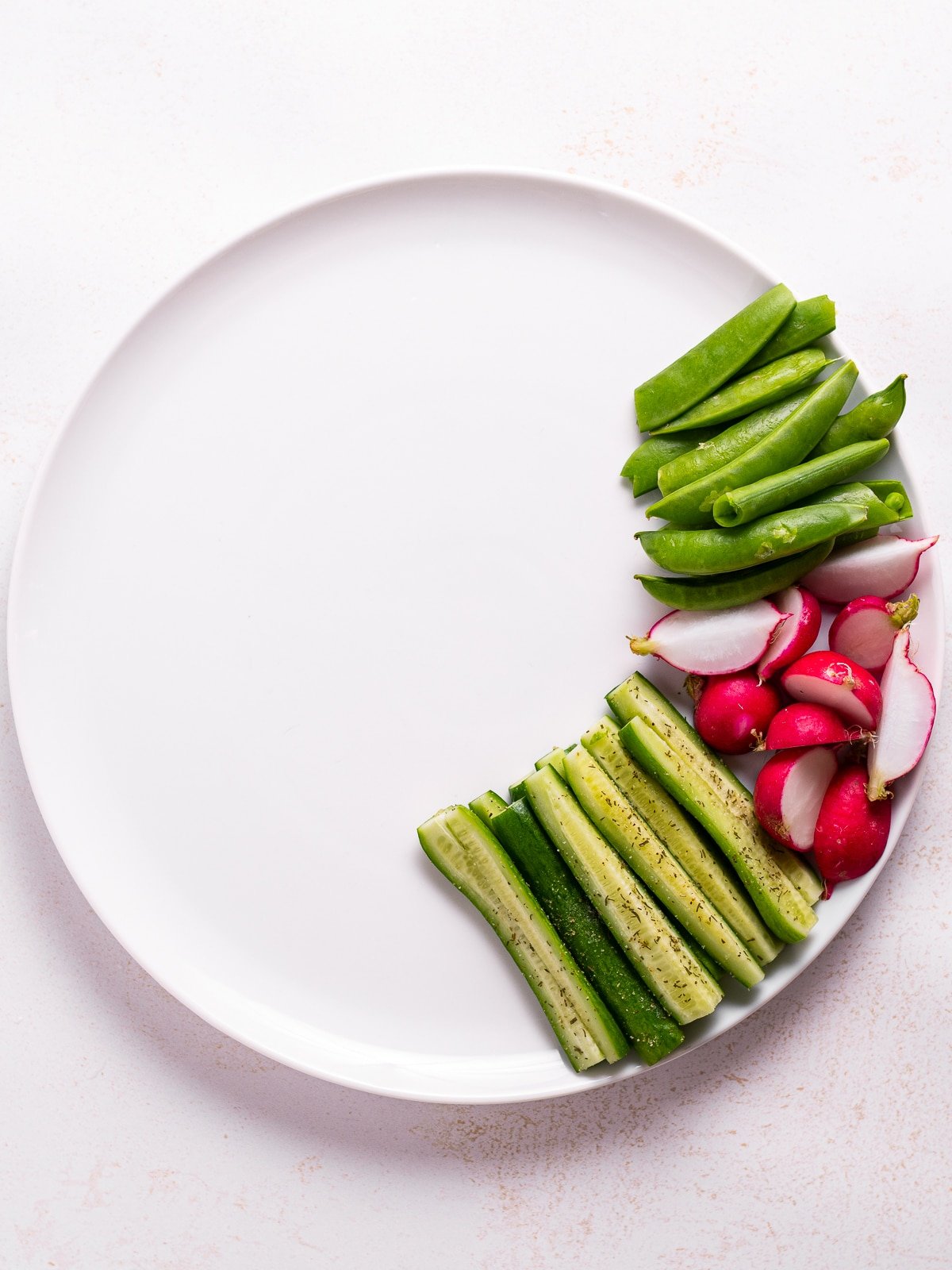 A Dietitian's Guide to the Ultimate Snack Plate (+ free PDF!)