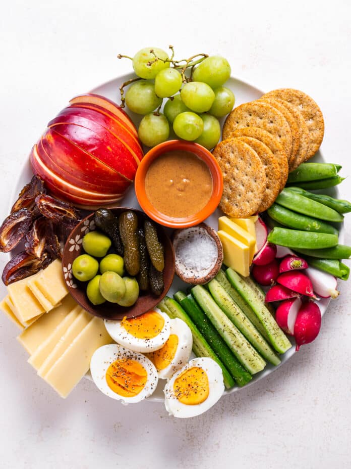 A Dietitian's Guide to the Ultimate Snack Plate (+ free PDF!)
