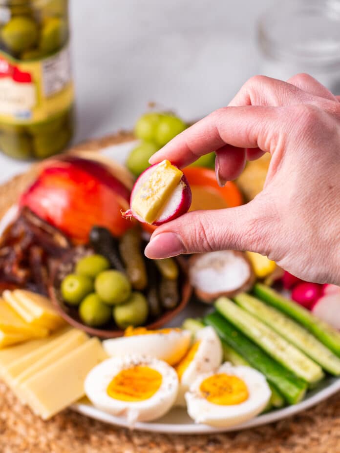 A Dietitian's Guide to the Ultimate Snack Plate (+ free PDF!)