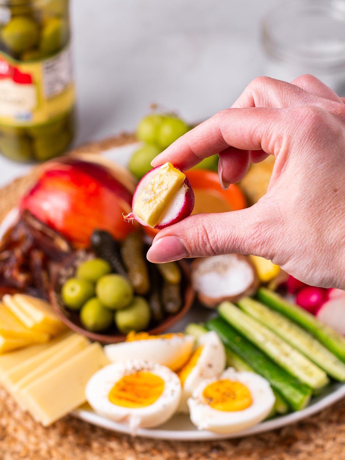 A Dietitian's Guide to the Ultimate Snack Plate (+ free PDF!)
