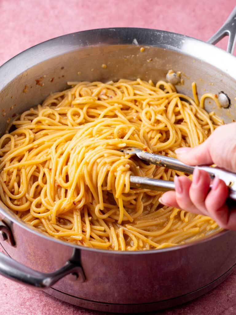Lusciously Easy Chili Garlic Pasta Recipe
